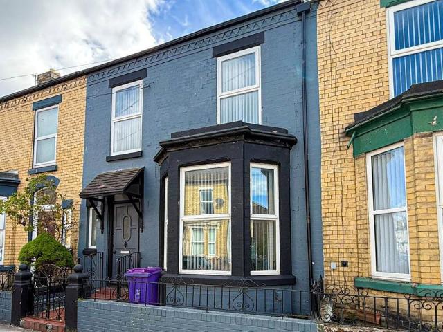 5 bedroom terraced house to rent