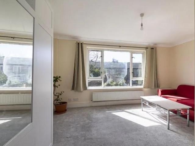 5 bedroom terraced house to rent