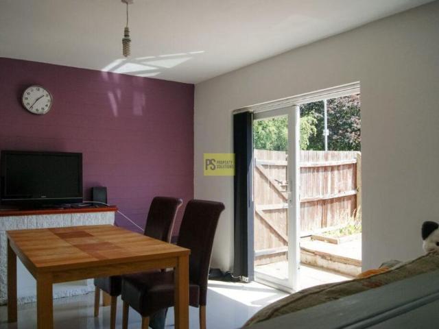 5 bedroom terraced house to rent