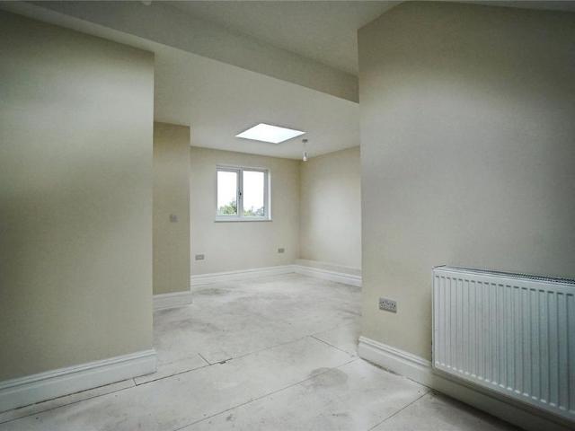5 bedroom terraced house to rent