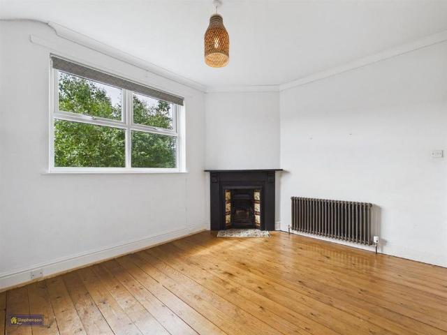 5 bedroom terraced house to rent