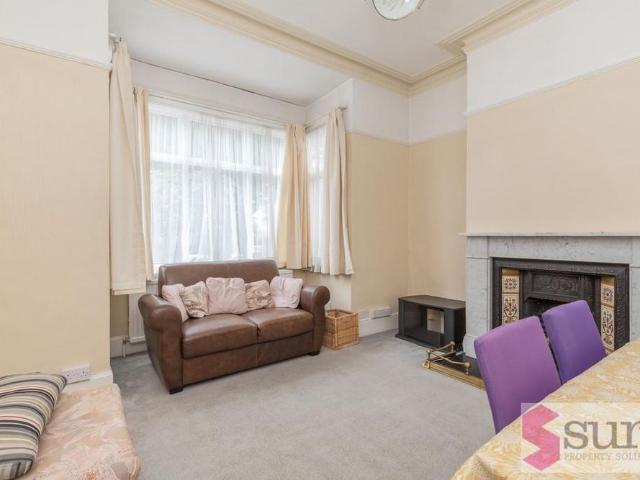 5 bedroom terraced house to rent