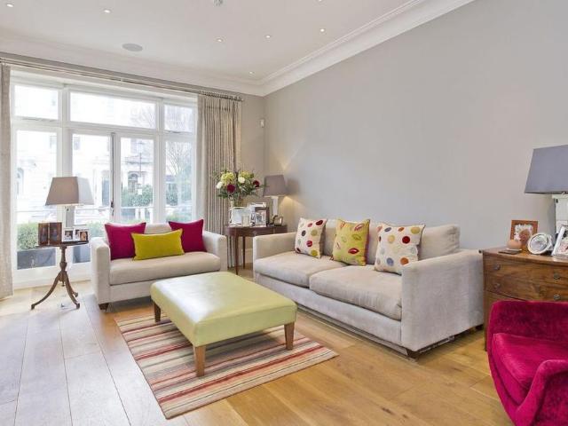 5 bedroom terraced house to rent