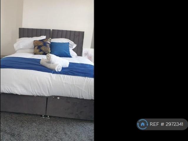 5 bedroom terraced house to rent