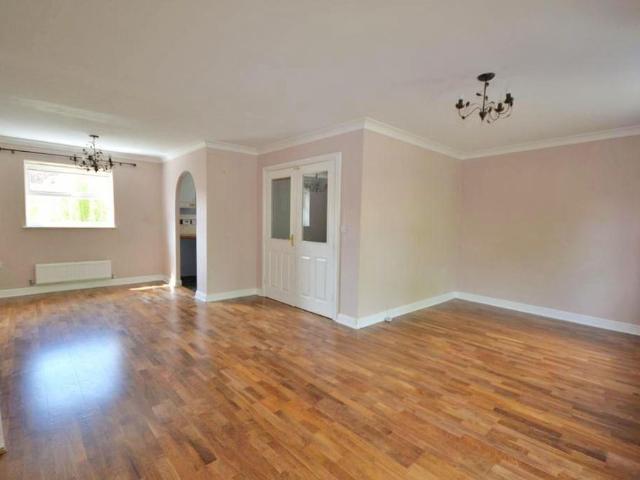 5 bedroom terraced house to rent