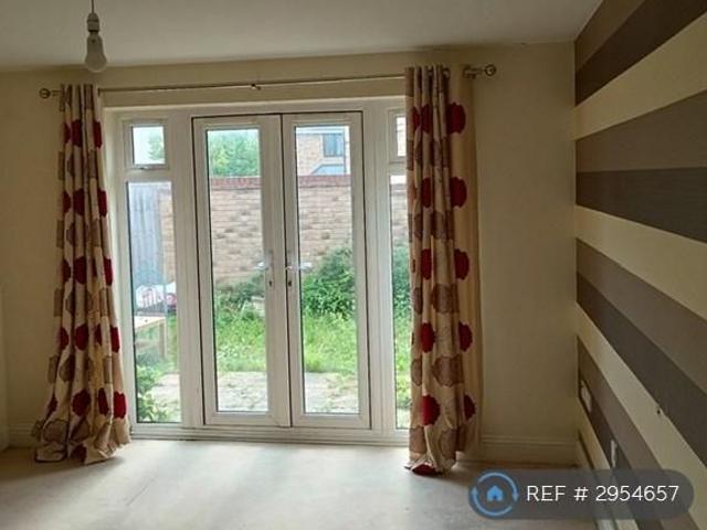 5 bedroom terraced house to rent