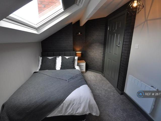 5 bedroom terraced house to rent