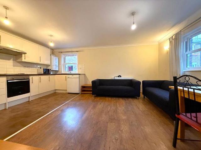 5 bedroom terraced house to rent