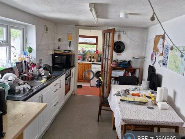 5 bedroom terraced house to rent