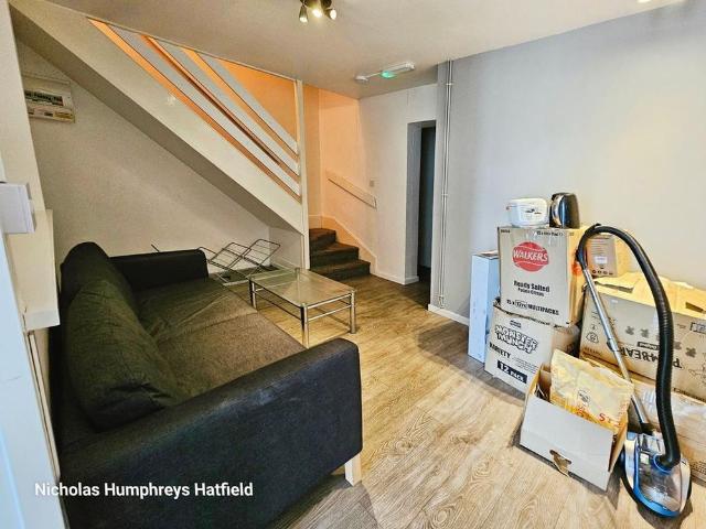 5 bedroom terraced house to rent