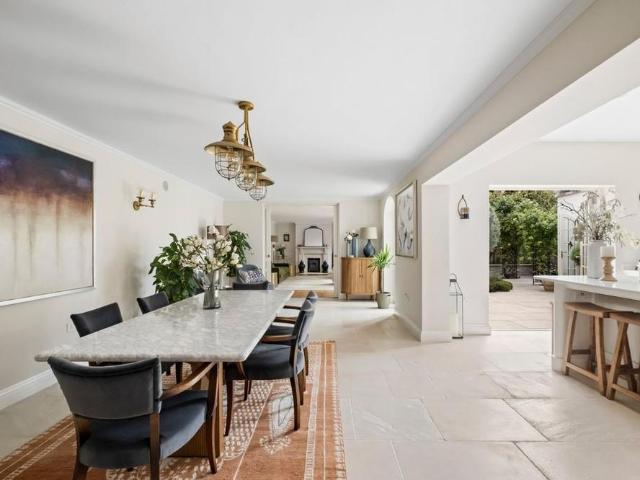 5 bedroom terraced house to rent