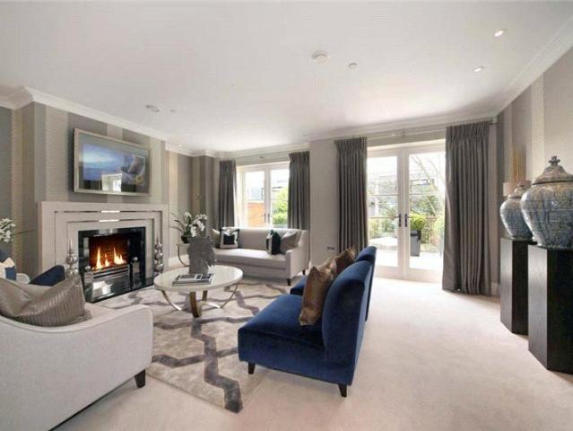 5 bedroom terraced house to rent