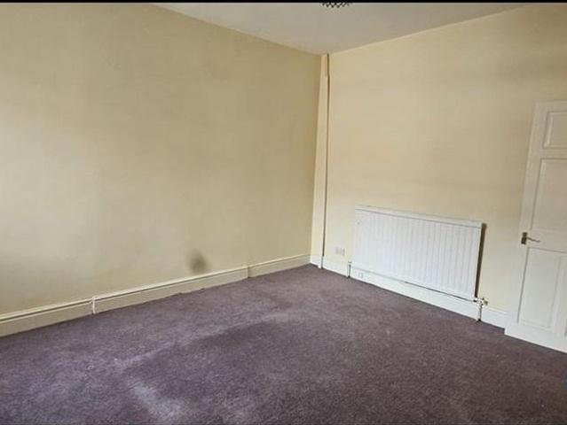 5 bedroom terraced house to rent