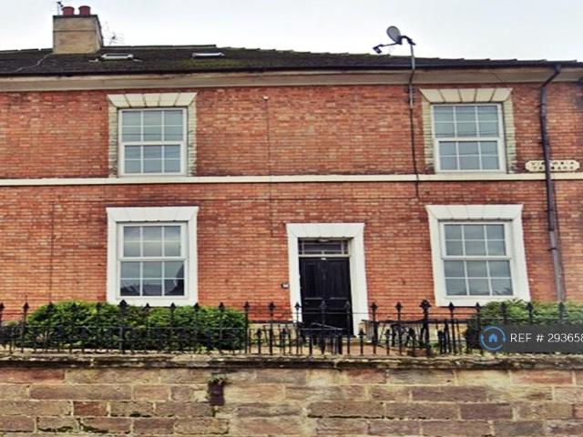 5 bedroom terraced house to rent