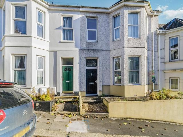 5 bedroom terraced house to rent