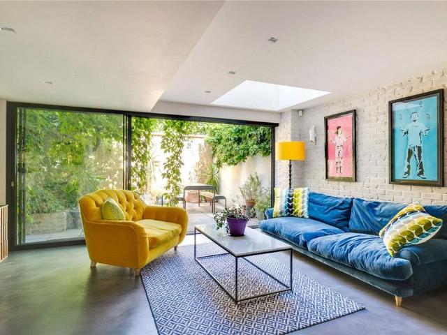 5 bedroom terraced house to rent