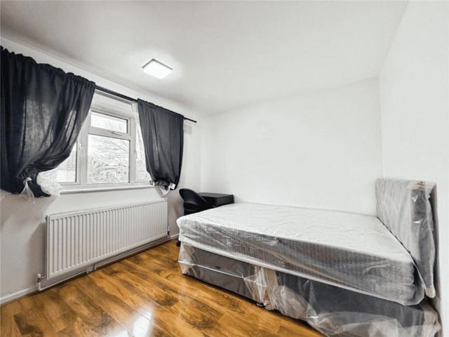 5 bedroom terraced house to rent