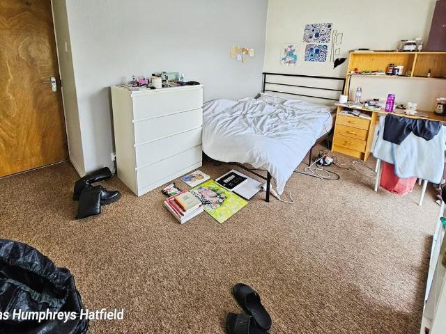 5 bedroom terraced house to rent