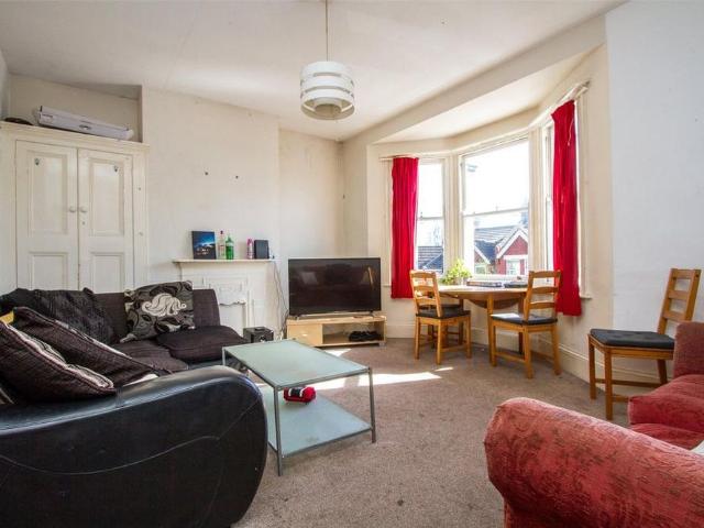5 bedroom terraced house to rent