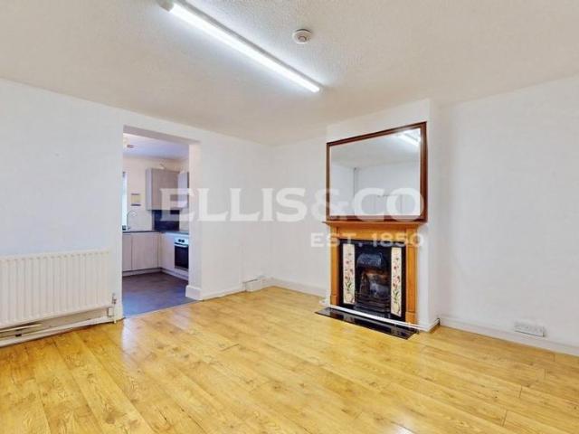 5 bedroom terraced house to rent