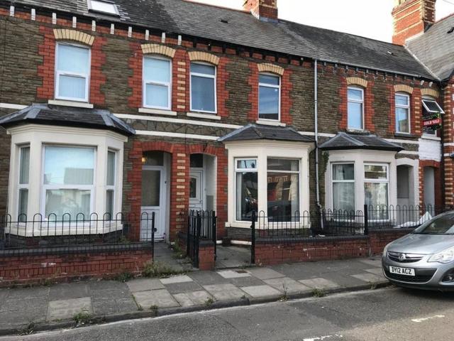5 bedroom terraced house to rent