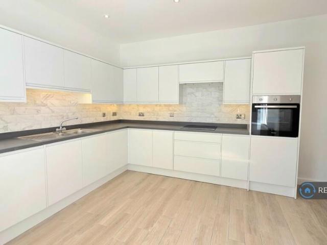 5 bedroom terraced house to rent