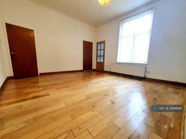 5 bedroom terraced house to rent