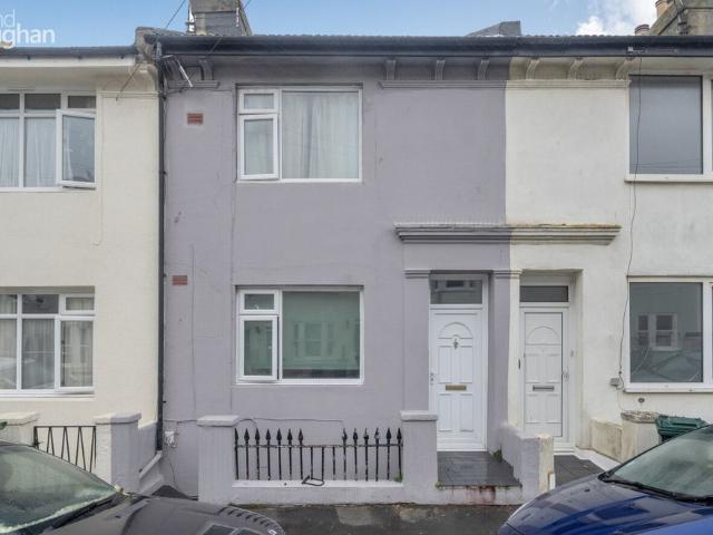 5 bedroom terraced house to rent