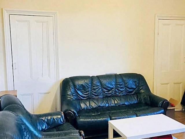 5 bedroom terraced house to rent