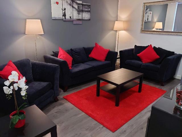 5 bedroom terraced house to rent