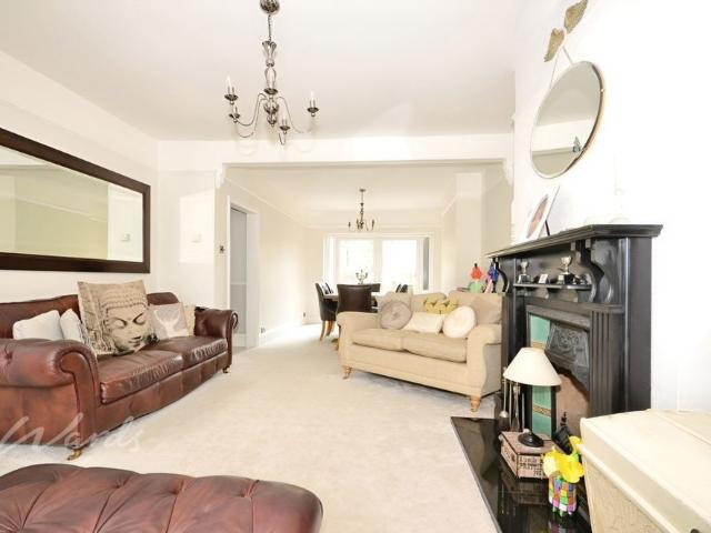 5 bedroom terraced house to rent