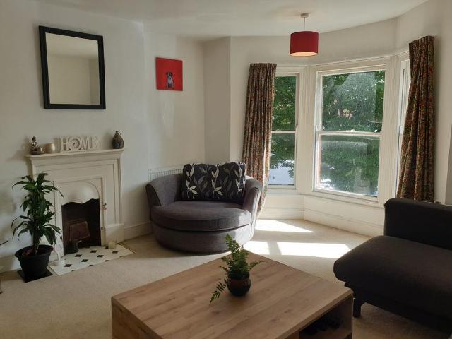 5 bedroom terraced house to rent