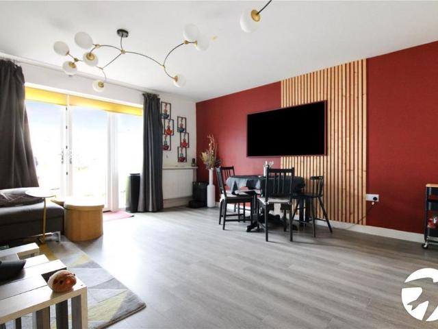 5 bedroom terraced house to rent