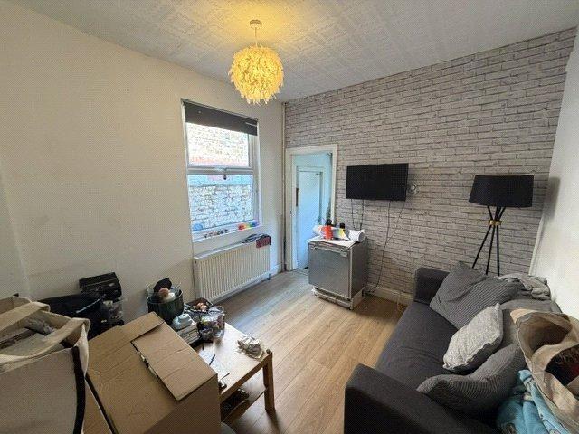 5 bedroom terraced house to rent