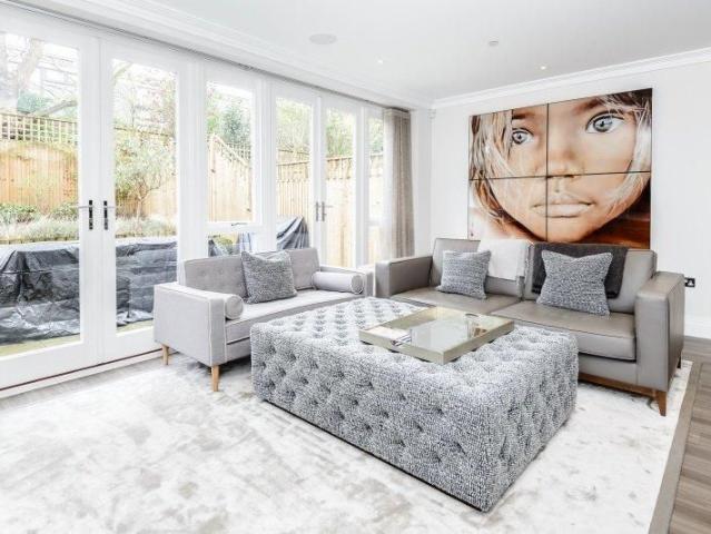 5 bedroom terraced house to rent