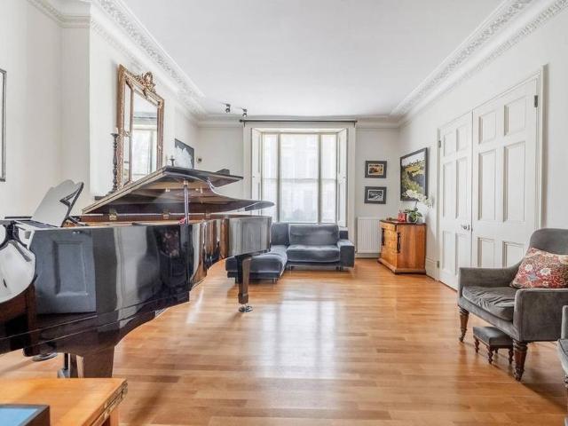 5 bedroom terraced house to rent
