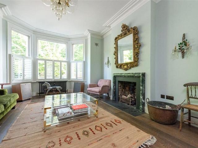 5 bedroom terraced house to rent