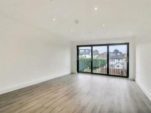 5 bedroom terraced house to rent
