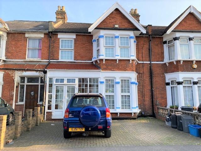 5 bedroom terraced house to rent