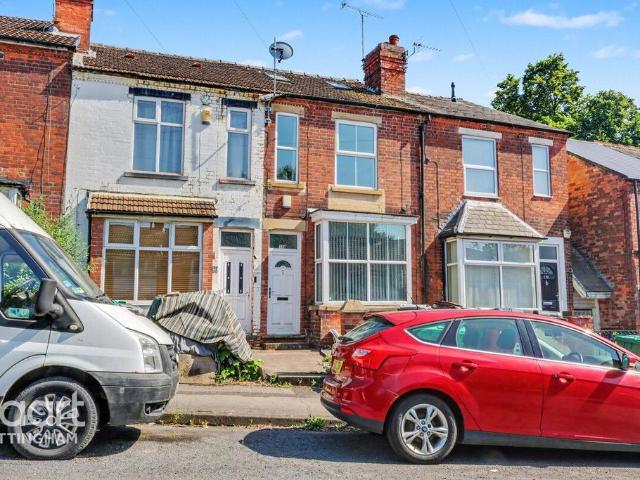 5 bedroom terraced house to rent