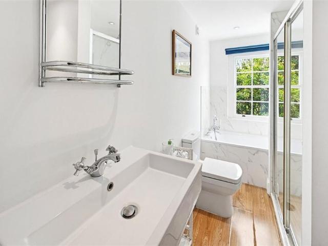 5 bedroom terraced house to rent