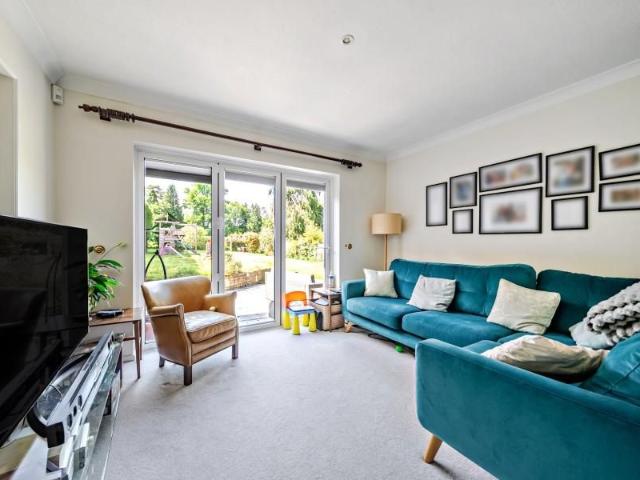 5 bedroom terraced house to rent