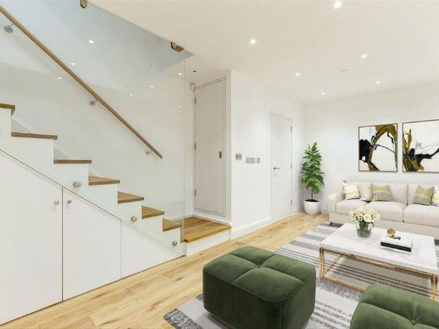 5 bedroom terraced house to rent