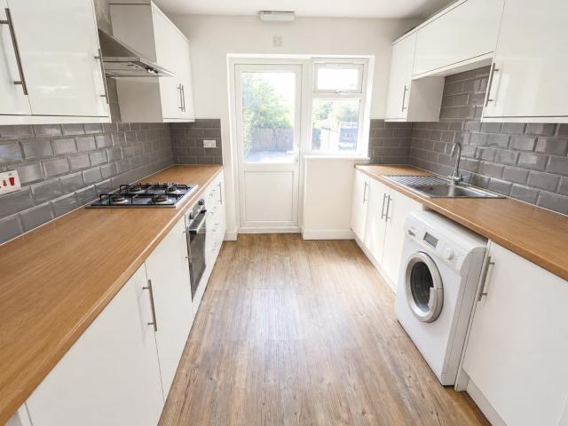 5 bedroom Terraced House to rent