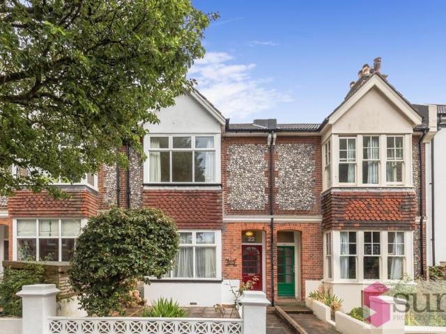 5 bedroom terraced house to rent