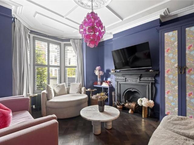 5 bedroom terraced house to rent
