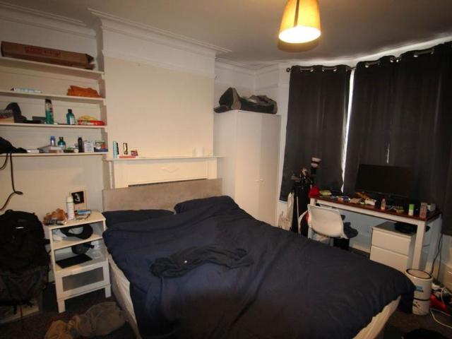 5 bedroom terraced house to rent