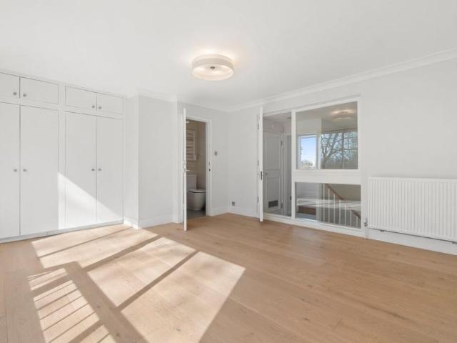 5 bedroom terraced house to rent