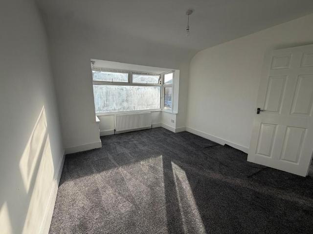 5 bedroom terraced house to rent