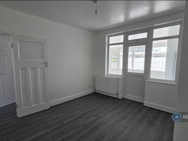 5 bedroom terraced house to rent